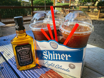 Alcohol To Go - Willie's Grill and Ice House